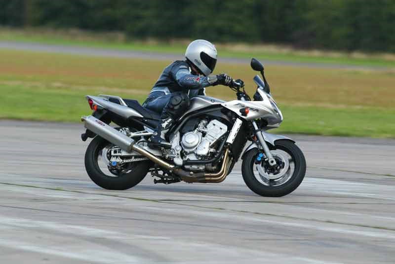 YAMAHA FZS1000 FAZER (2000-2005) Review, Specs & Prices | MCN