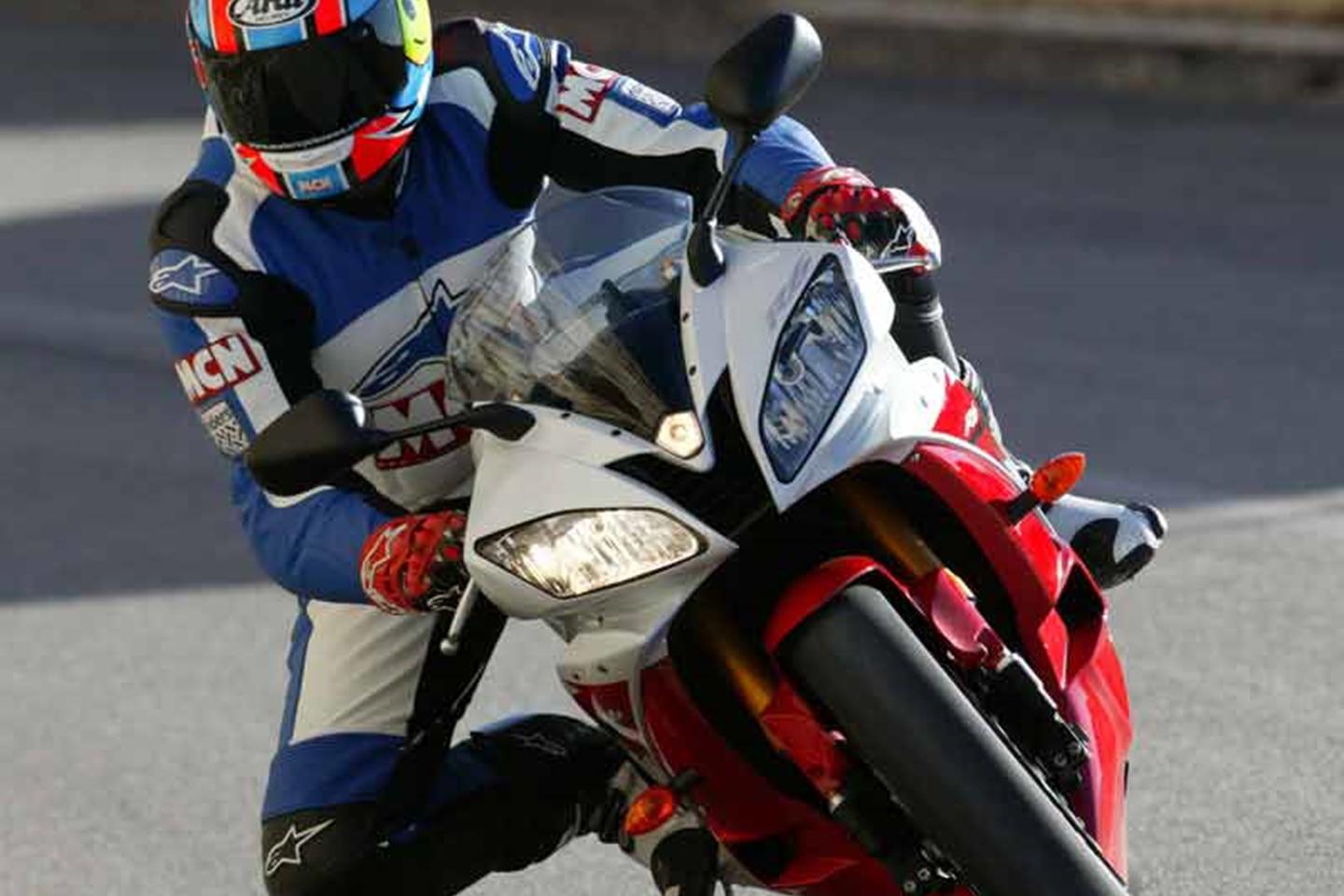 YAMAHA R6 (2006-2007) Review | Speed, Specs & Prices | MCN