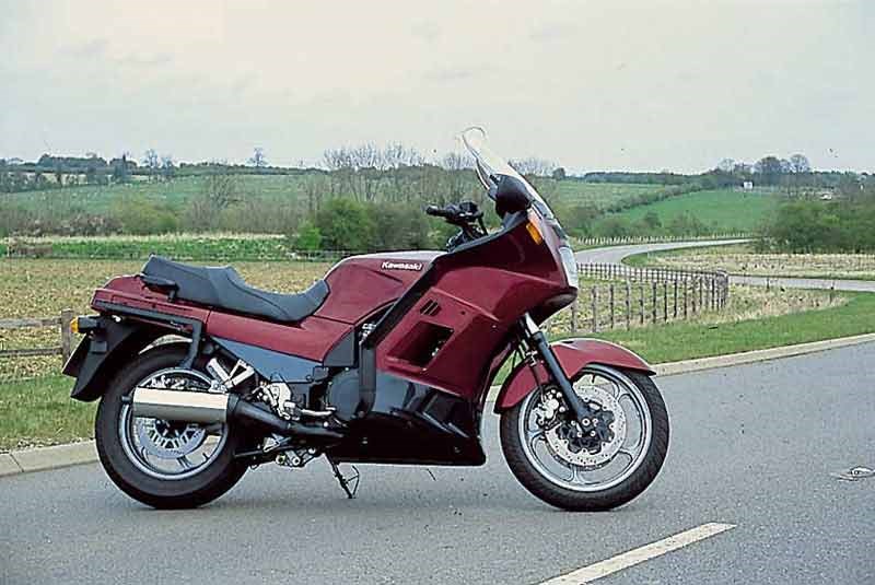 KAWASAKI GTR1000 (1986-1999) Review | Specs & Prices | MCN