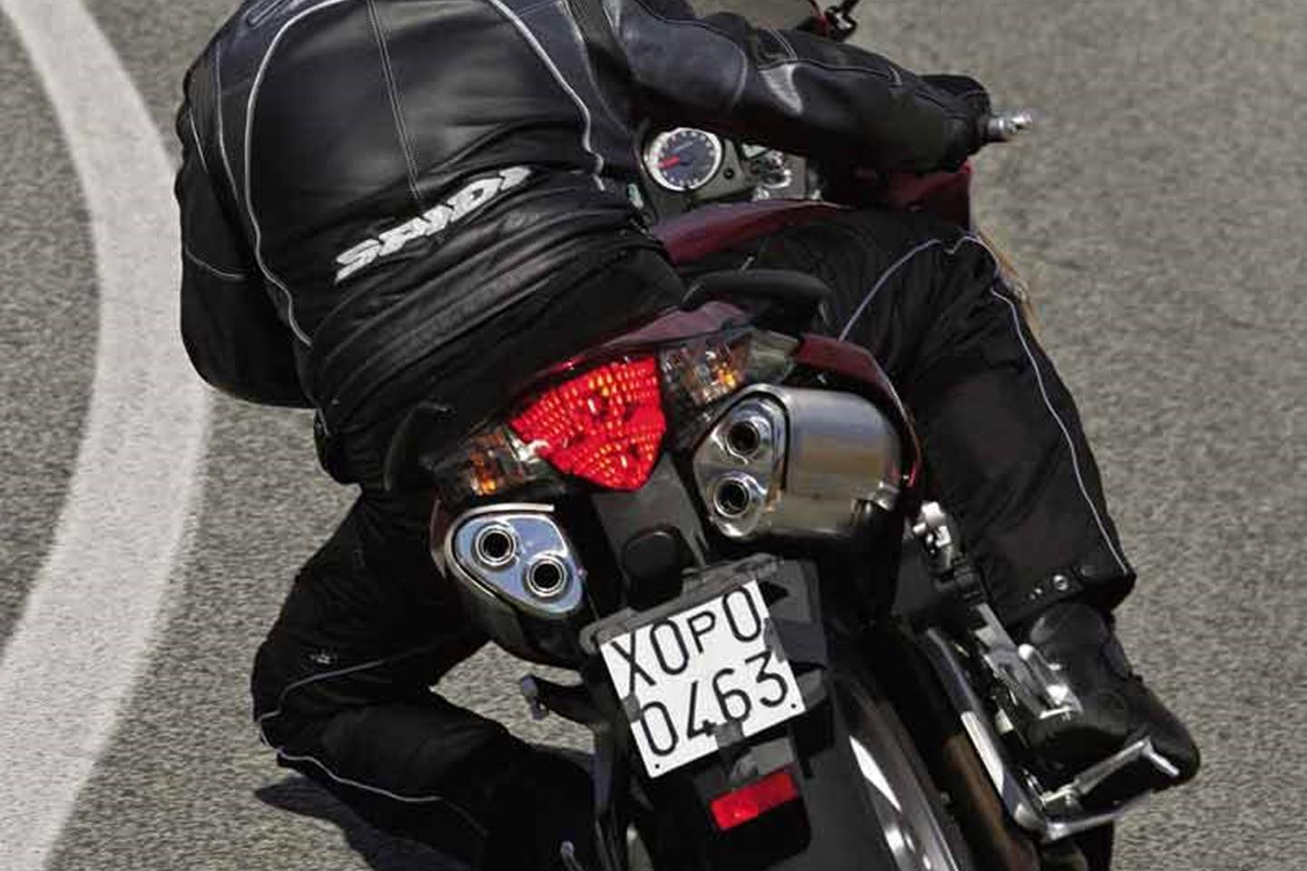 HONDA VFR800 VTEC (2001-2012) Review | Specs & Prices | MCN