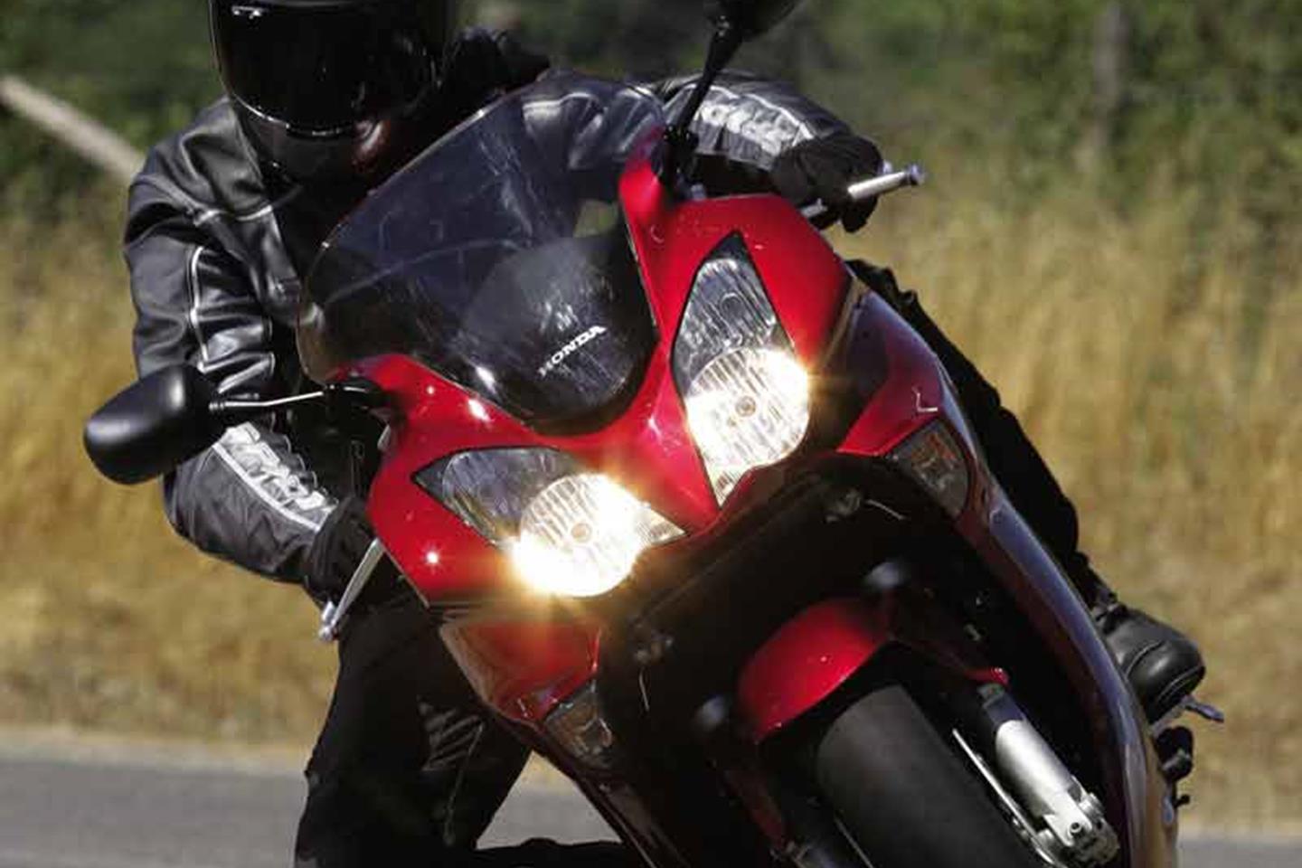 HONDA VFR800 VTEC (2001-2012) Review | Specs & Prices | MCN