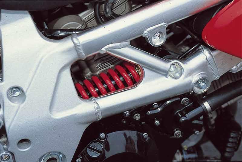 SUZUKI TL1000S (1997-2001) Review | Speed, Specs & Prices | MCN