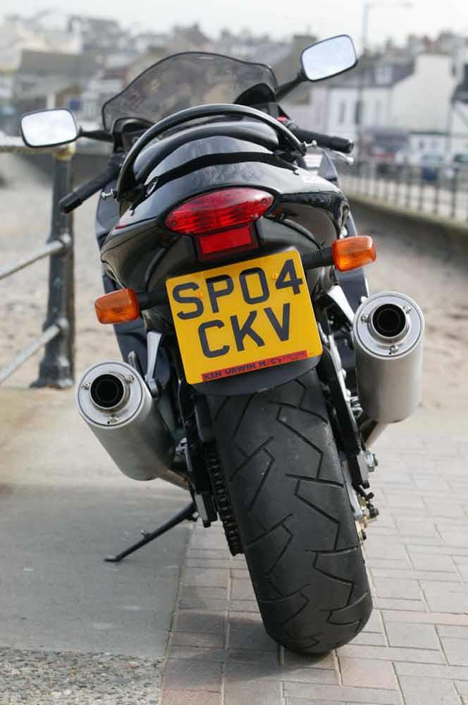 SUZUKI GSX1300R HAYABUSA (1999-2007) Motorcycle Review | MCN