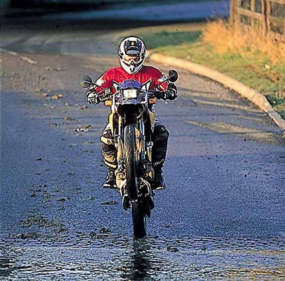 MZ BAGHIRA 660 (2001-2007) Review | Speed, Specs & Prices | MCN