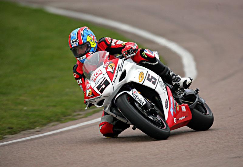 Video: MCN's R1 goes racing