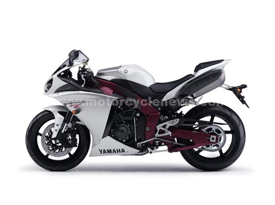 2009 Yamaha YZF-R1 - First pictures
