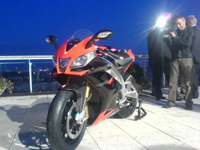 Aprilia RSV4 launch teaser