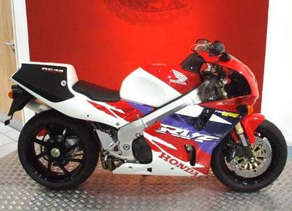 0-mile Honda RC45 spotted in MCN Bikemart