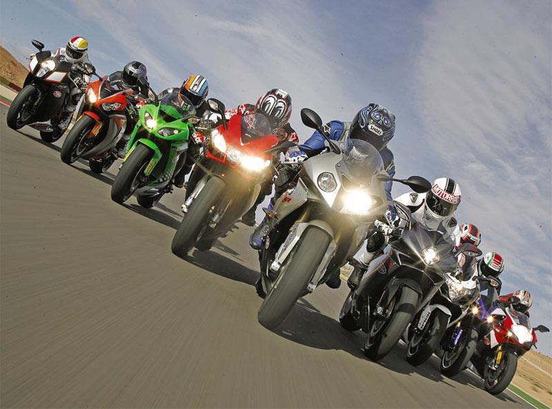 BMW S1000RR annihilates competition on track