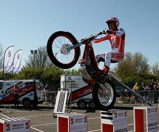 Steve Colley attempts world record at MCN Live!