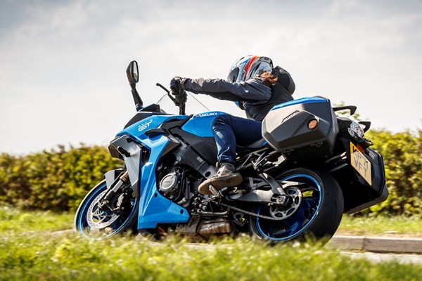 MCN Fleet: Cadwell Park and a big-name BSB rider pushes the Suzuki GSX ...