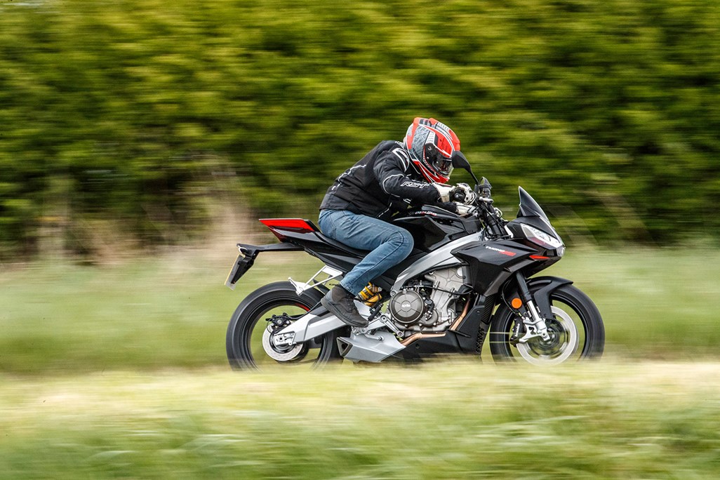 APRILIA TUONO 660 FACTORY (2022 - on) Review