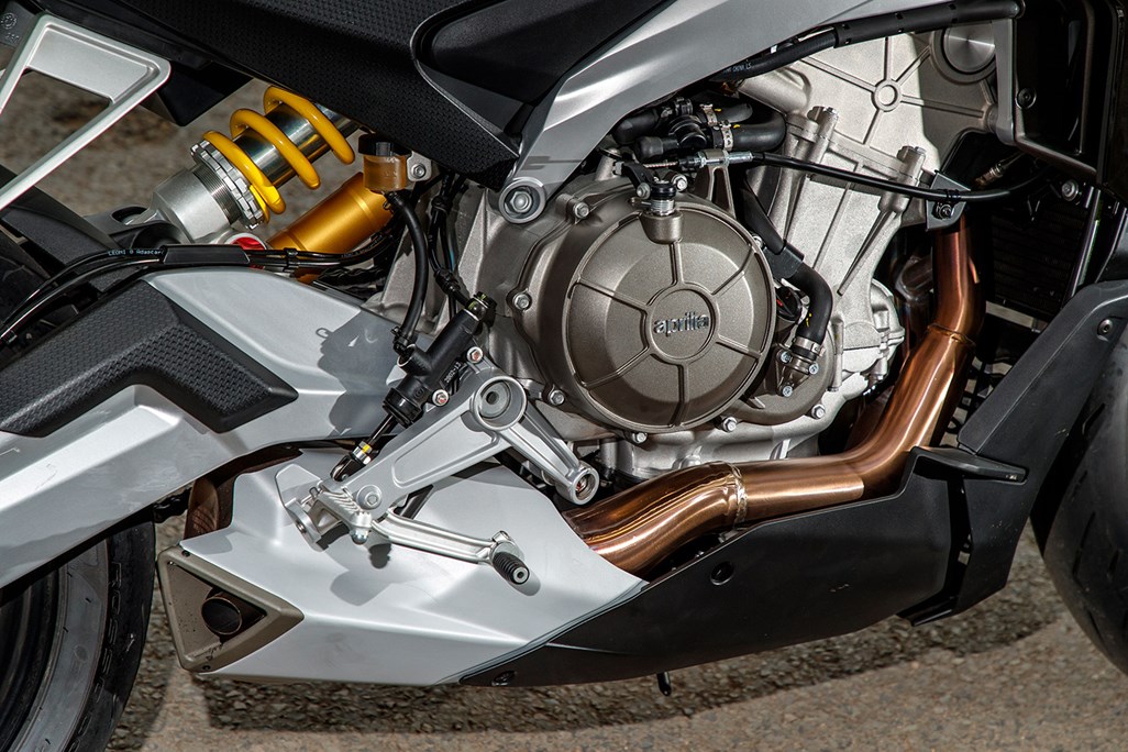 APRILIA TUONO 660 FACTORY (2022 - on) Review