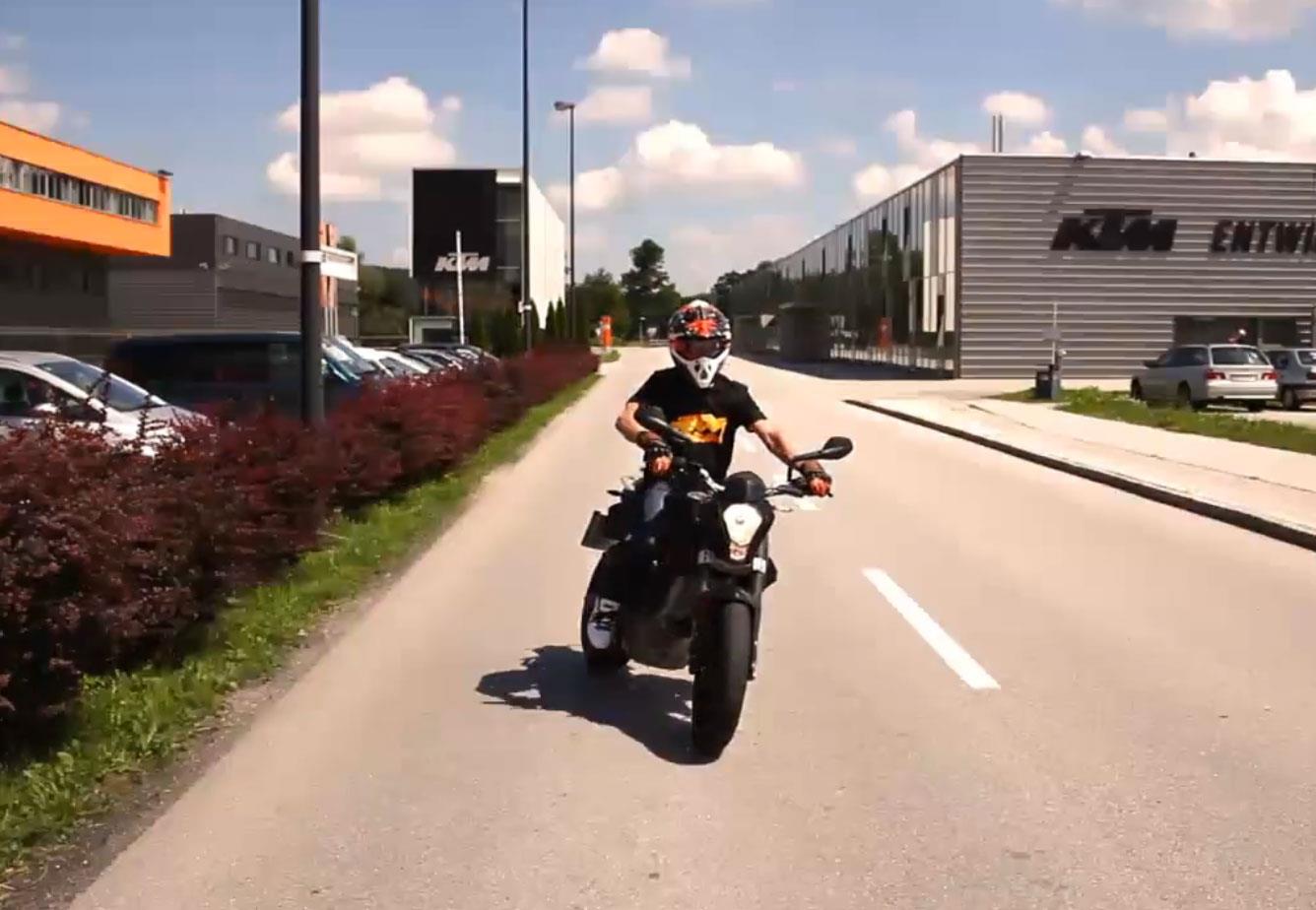 Video: KTM slammed over 125 Duke vids