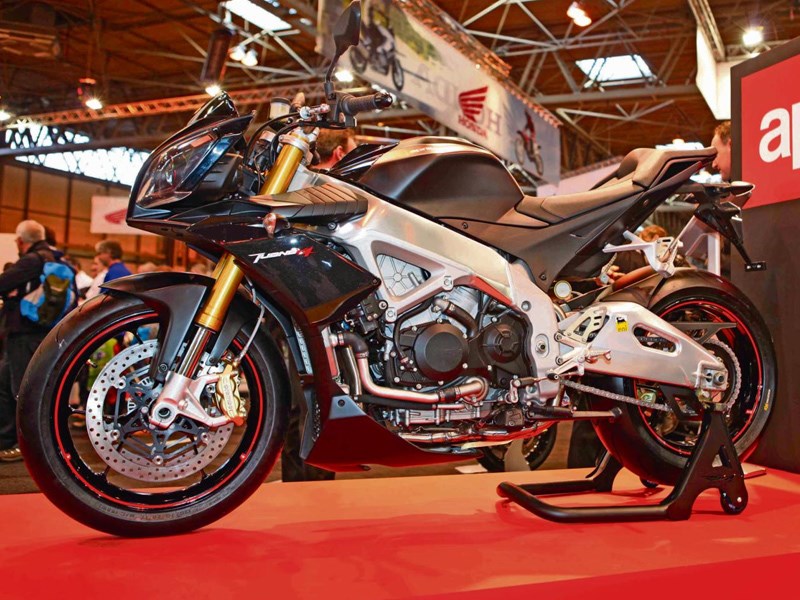New Aprilia Tuono V4R reaction