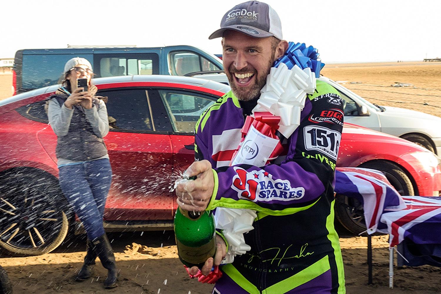 Sand racing returns to the UK mainland: Around 6000 spectators soaked ...