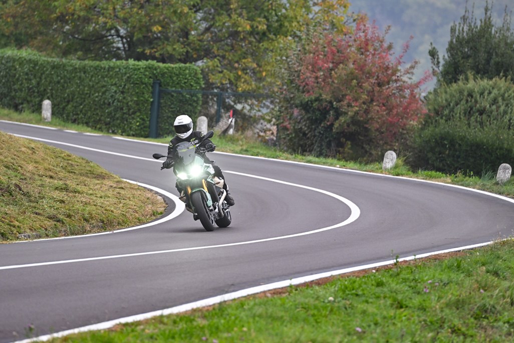 MOTO-GUZZI V100 MANDELLO (2023 - on) Review