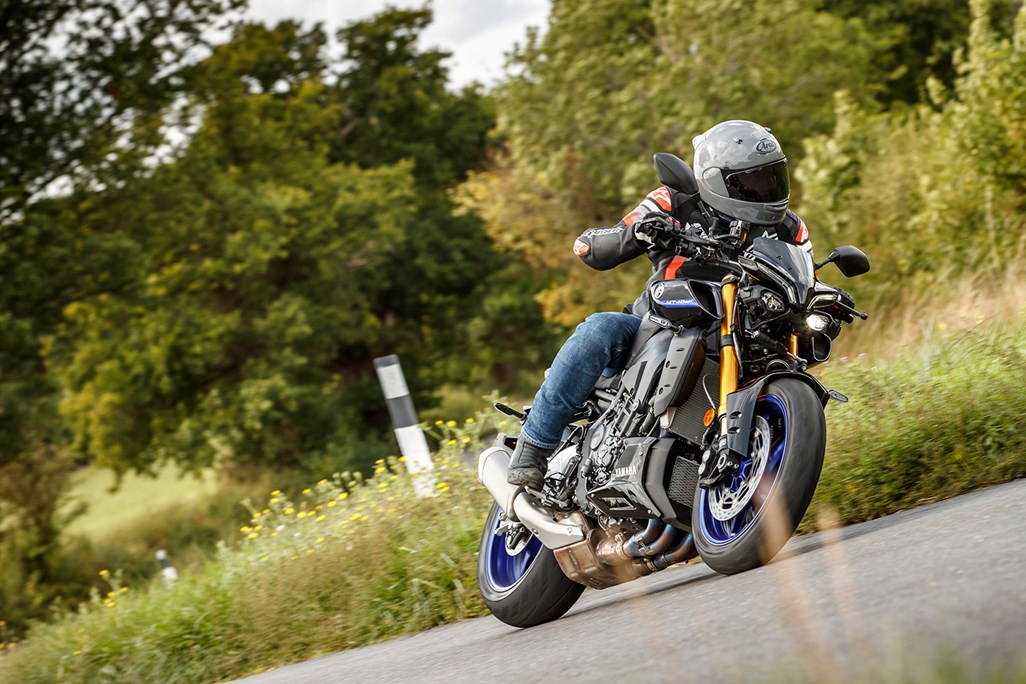 Yamaha MT-10 SP review - hypernaked much improved over MT-10