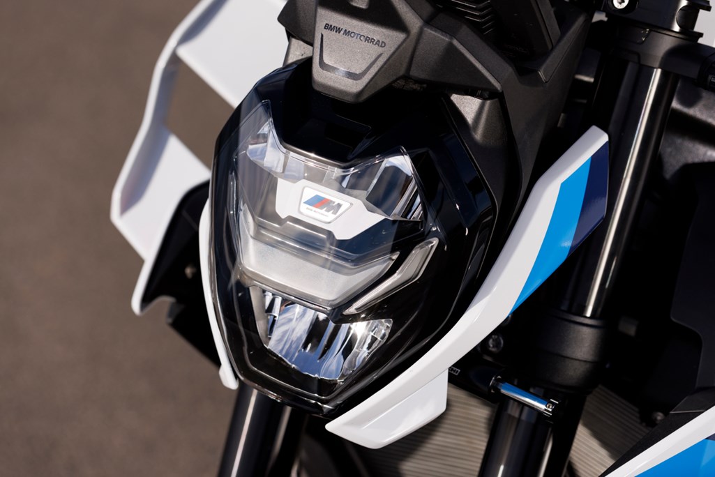 BMW M1000R (2023 - on) Review