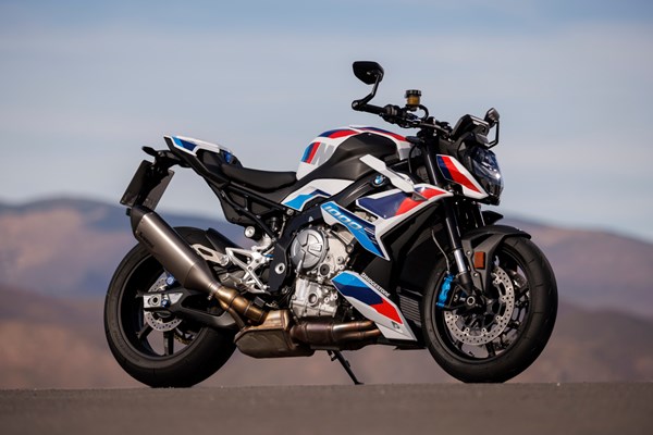 BMW M1000R (2023 - on) Review
