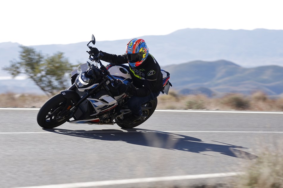 BMW M1000R (2023 - on) Review