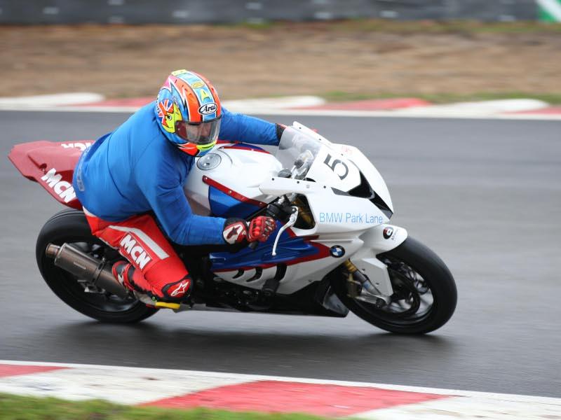 Michael Neeves – MRO Powerbike blog: Rain, crashes and Bemsee Rookie ...