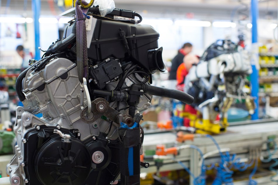 Aprilia’s V4 to get VVT: Firm take out variable valve timing patent for ...