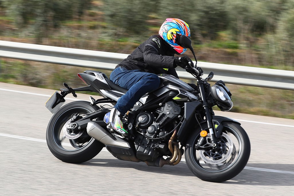 TRIUMPH STREET TRIPLE 765 R (2023 - on) Review