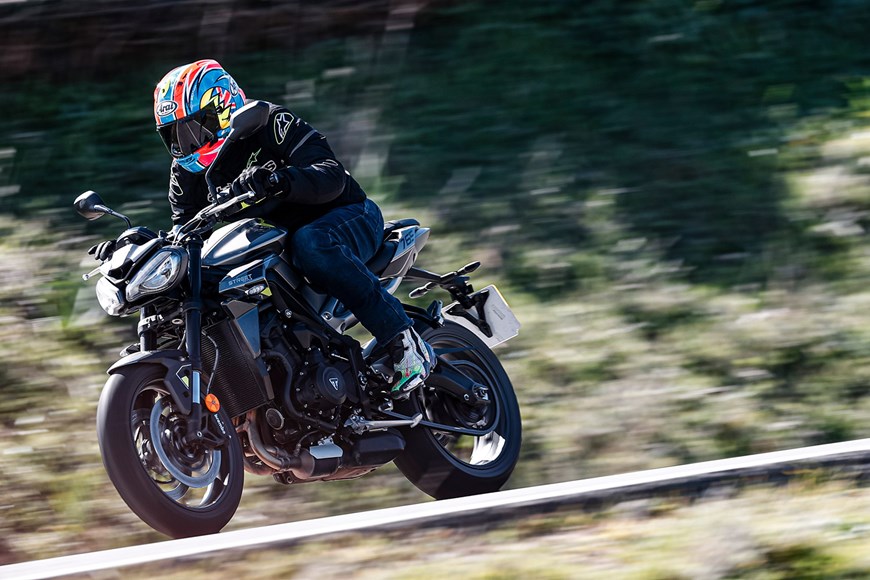 TRIUMPH STREET TRIPLE 765 R (2023 - on) Review