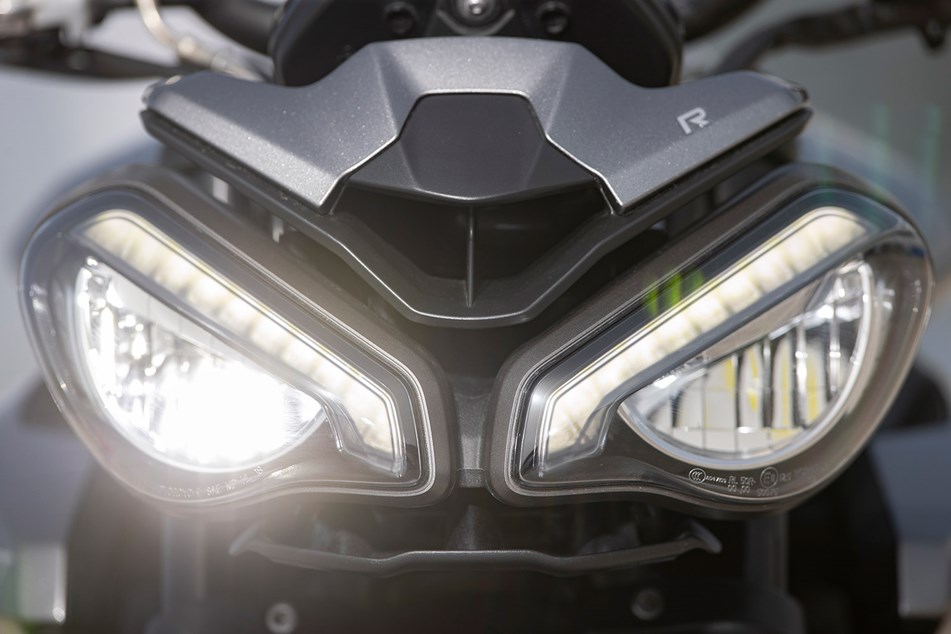 TRIUMPH STREET TRIPLE 765 R (2023 - on) Review