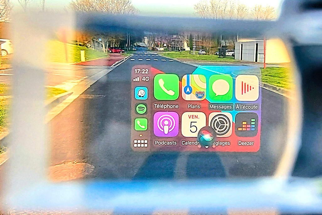 All-in-one HUD unit: Eyelights’ second generation Eye-Ride kit is ...