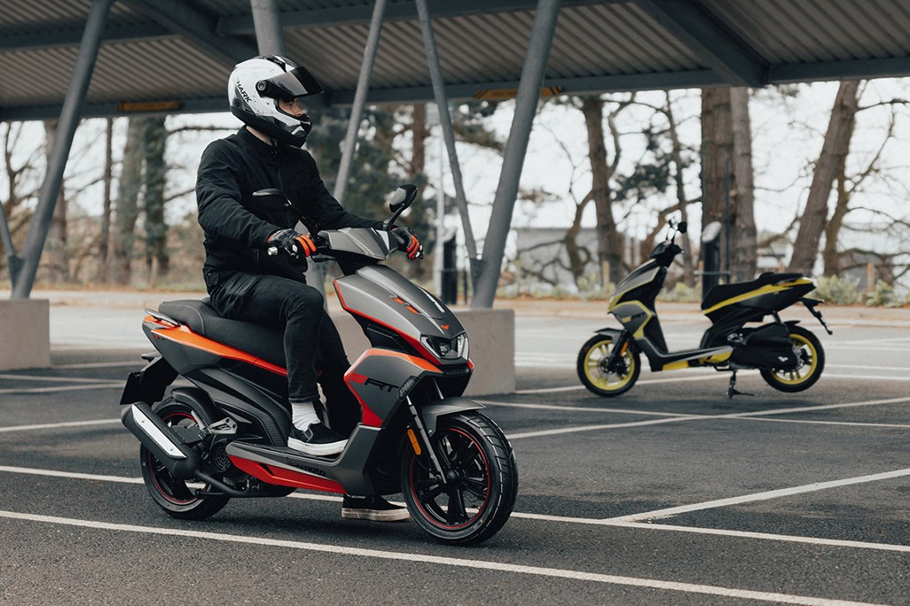 New commuter scooter: Lexmoto SRT 125 unveiled