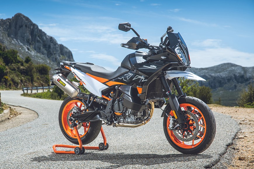 2023-on KTM 890 SMT Review: A potent hooligan tool!