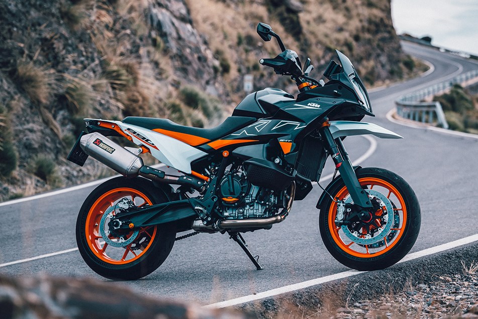 2023-on KTM 890 SMT Review: A potent hooligan tool!