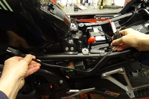 How to fit motorcycle USB port and phone cradle