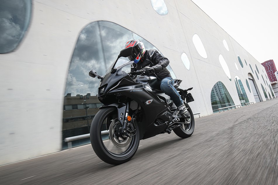 YAMAHA R125 (2023-on) Review