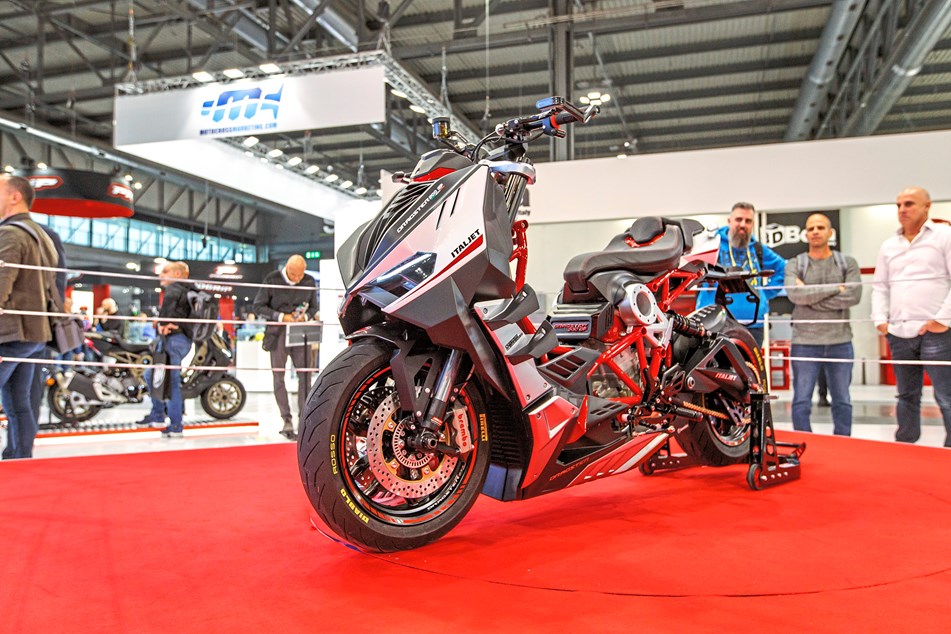 Rain stops play for the Velocifero 200hp scooter speed record attempt