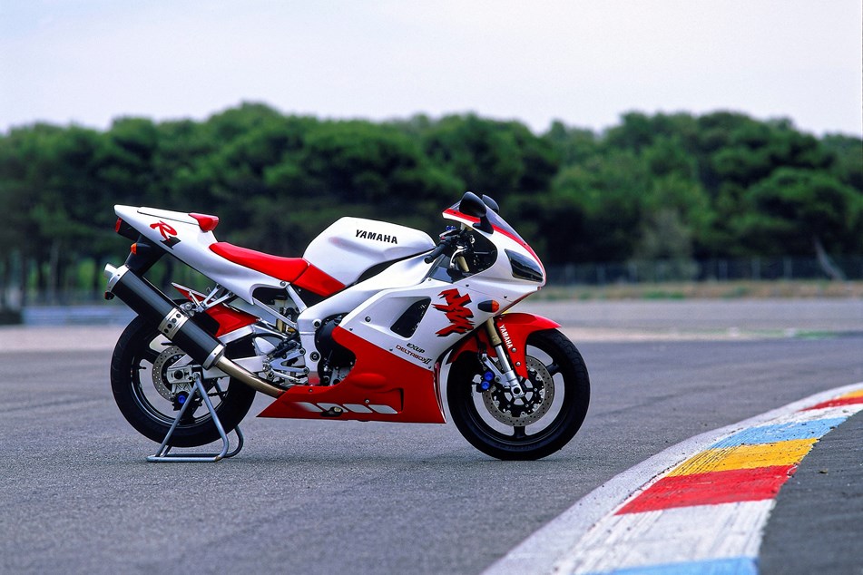 Yamaha head to Mugello to celebrate 25 years of the R1 superbike