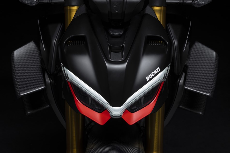 DUCATI STREETFIGHTER V4 SP2 (2023 - on) Review
