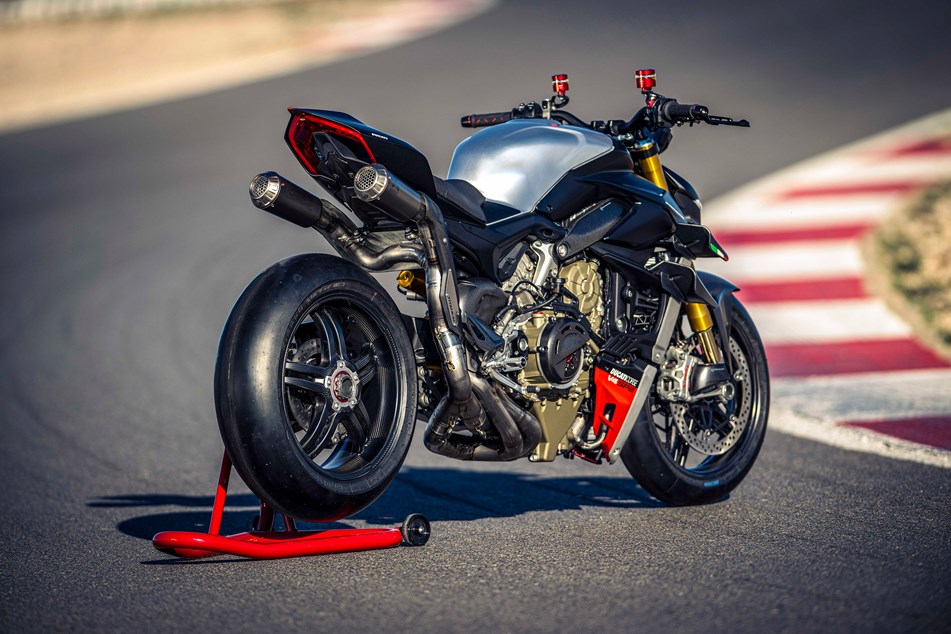 DUCATI STREETFIGHTER V4 SP2 (2023 - on) Review