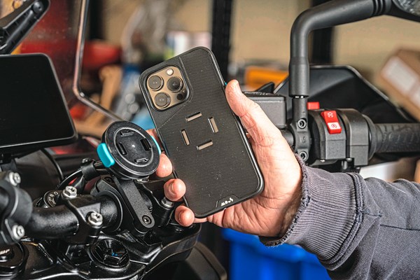 Motorcycle phone mounts | Access to your phone as you ride