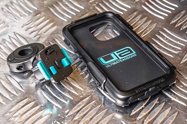 RiDE Magazine smartphone mount mega test