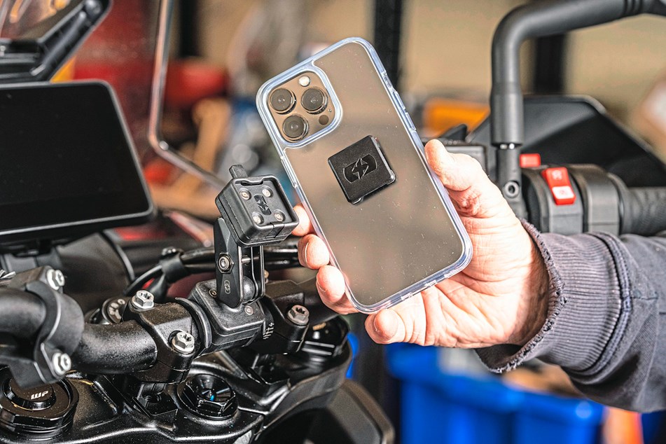 Motorcycle phone mounts | Access to your phone as you ride