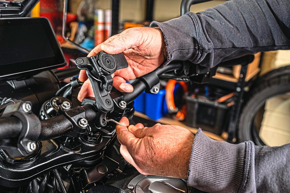 Motorcycle phone mounts | Access to your phone as you ride