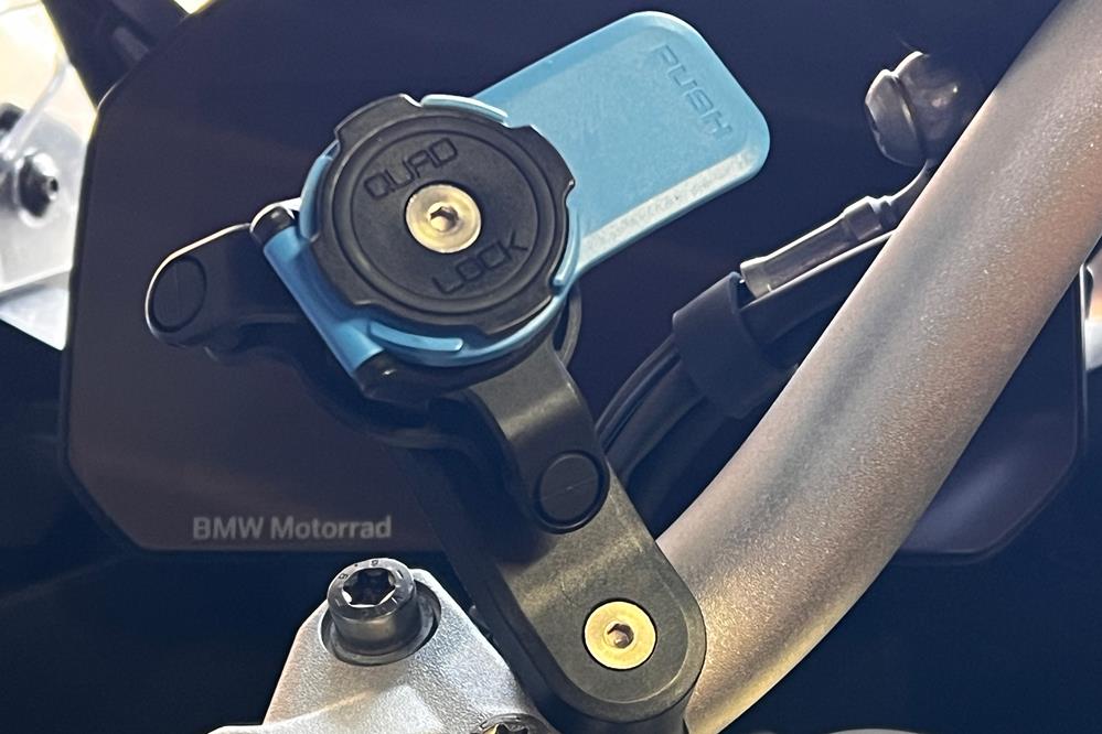 Motorcycle phone mounts | Access to your phone as you ride