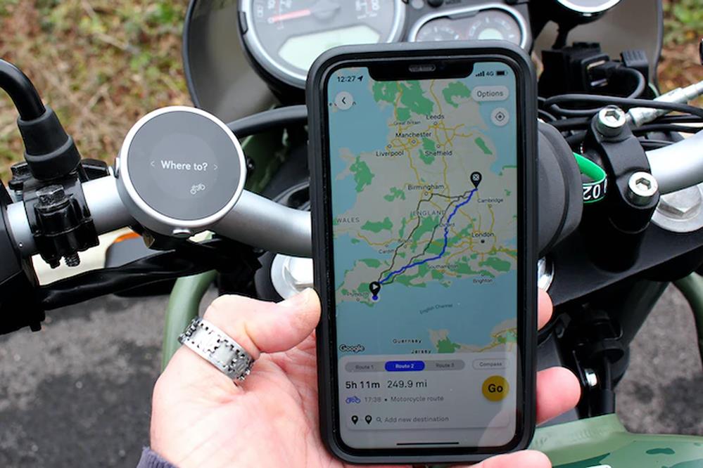 Motorcycle phone mounts | Access to your phone as you ride