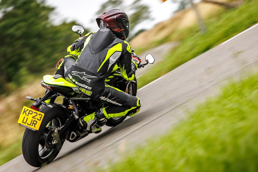 TRIUMPH STREET TRIPLE 765 MOTO2 EDITION (2023 - on) Review