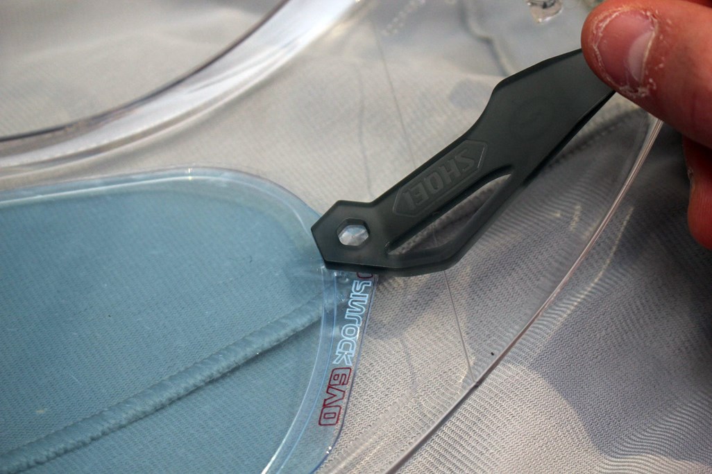 MCN's guide to fitting a Pinlock visor insert to your helmet