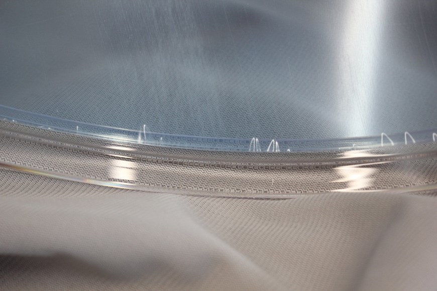 MCN's guide to fitting a Pinlock visor insert to your helmet