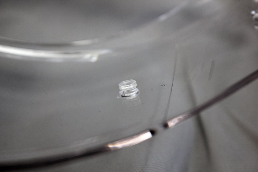 MCN's guide to fitting a Pinlock visor insert to your helmet